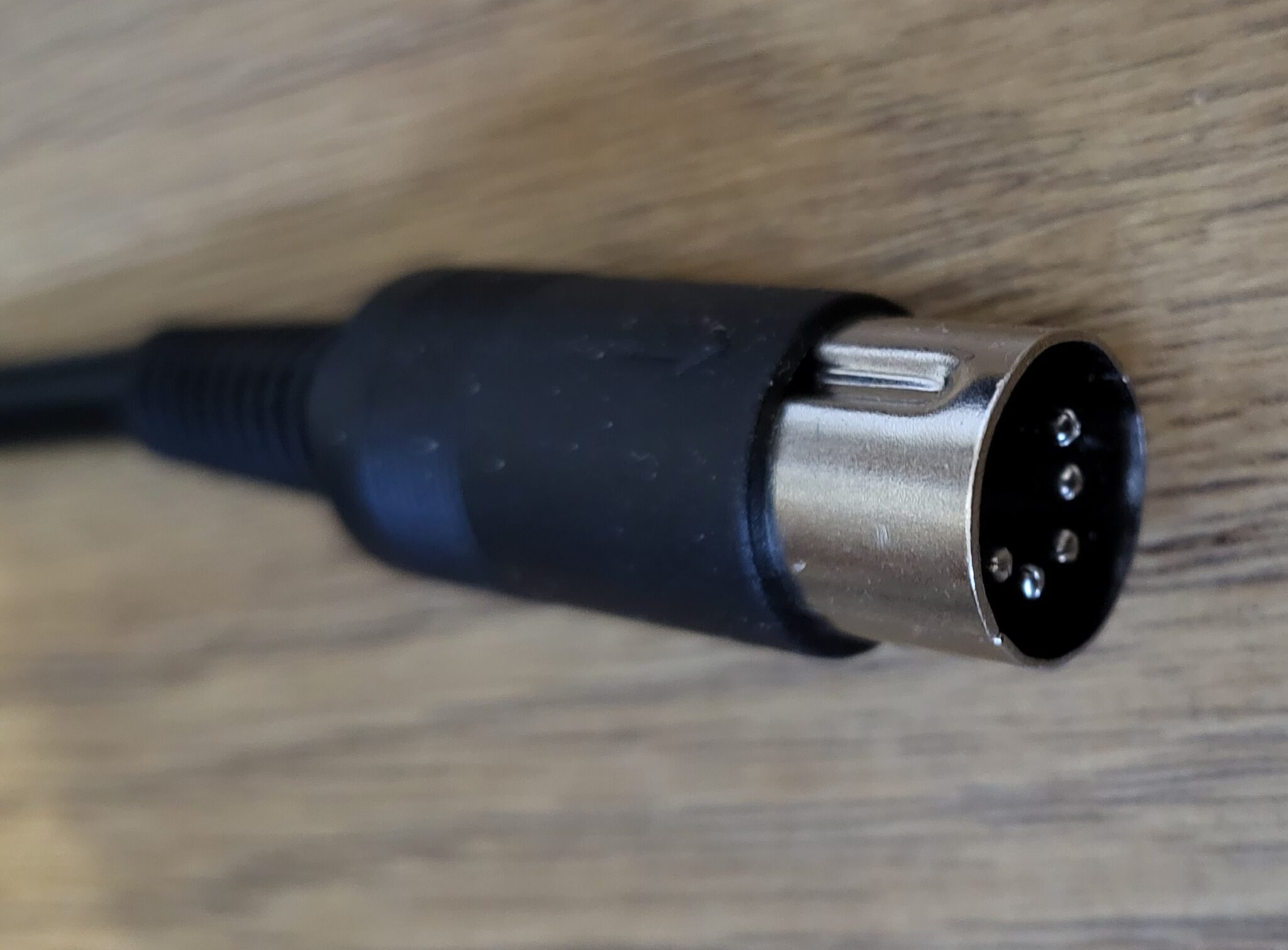 AT2XTKB PC AT PS/2 keyboard to XT 5 Pin DIN adapter - Retro Electronics